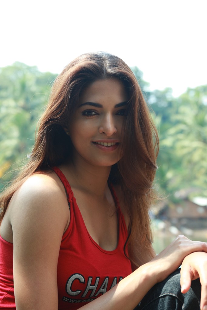 Parvathi Hot Photos Stills Gallery | Tollywood