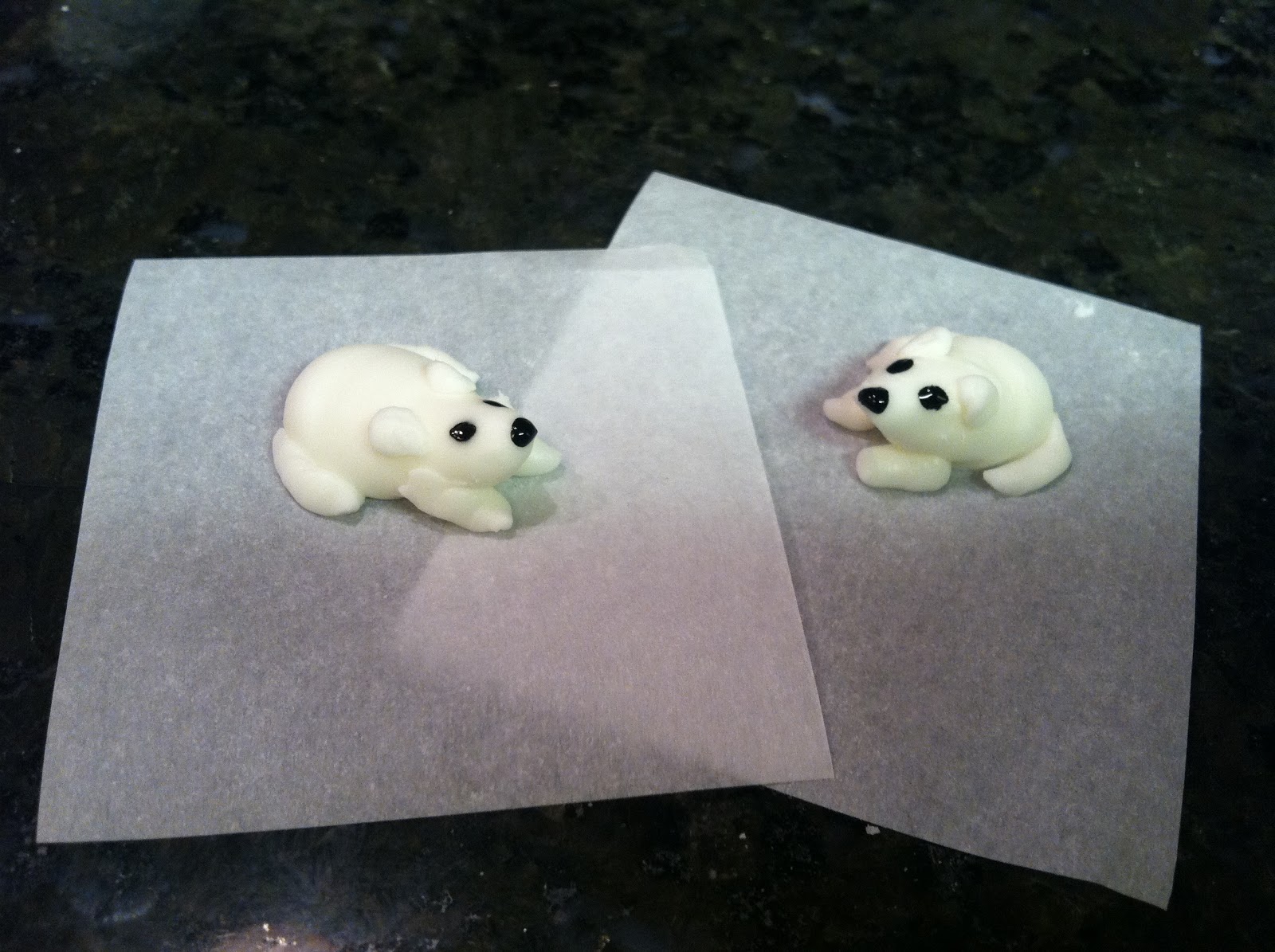 The Iced Queen: Royal Icing Polar Bears