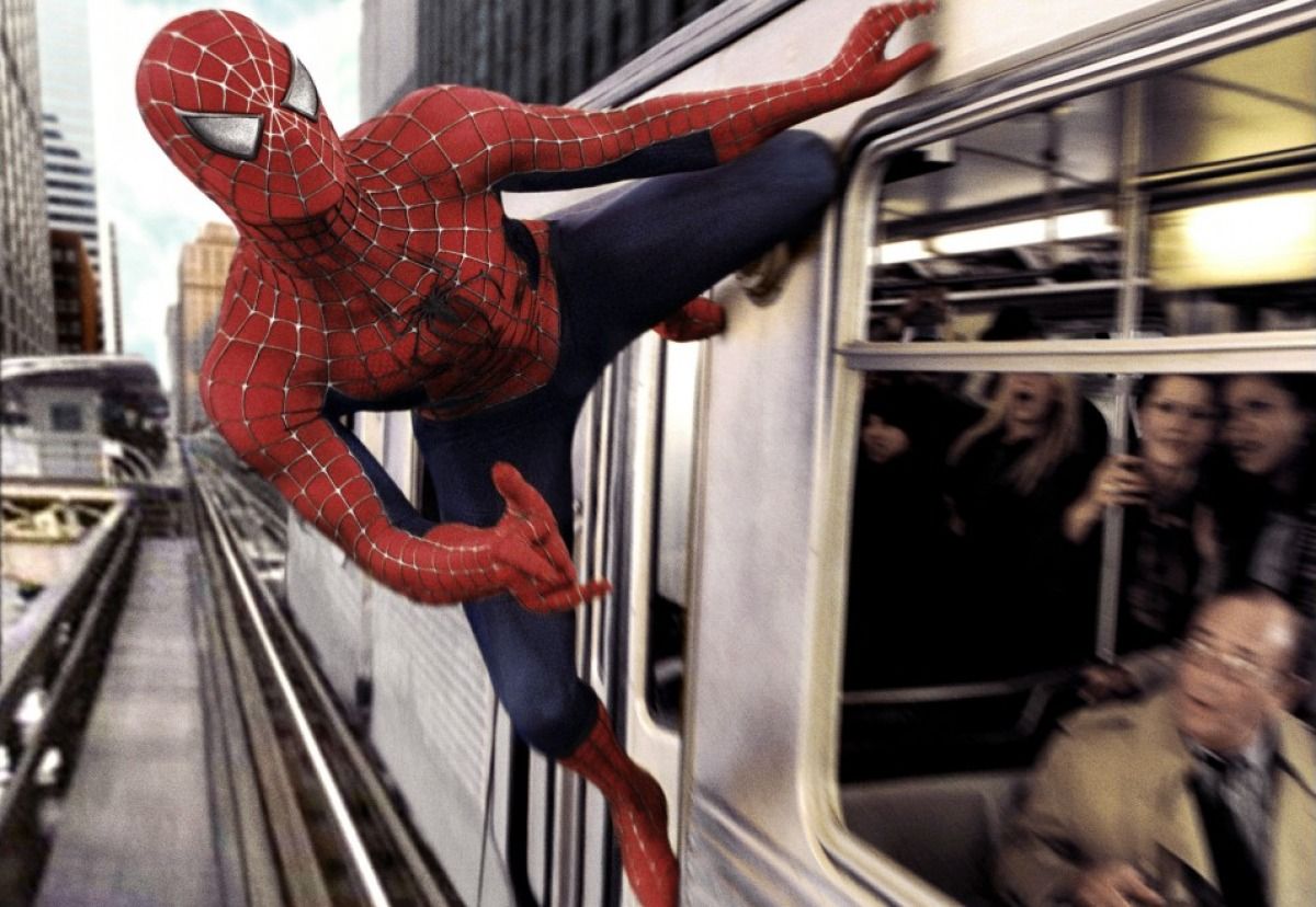 LA TELARAÑA DE SPIDERMAN ES CAPAZ DE RETENER UN CONVOY DEL METRO ...