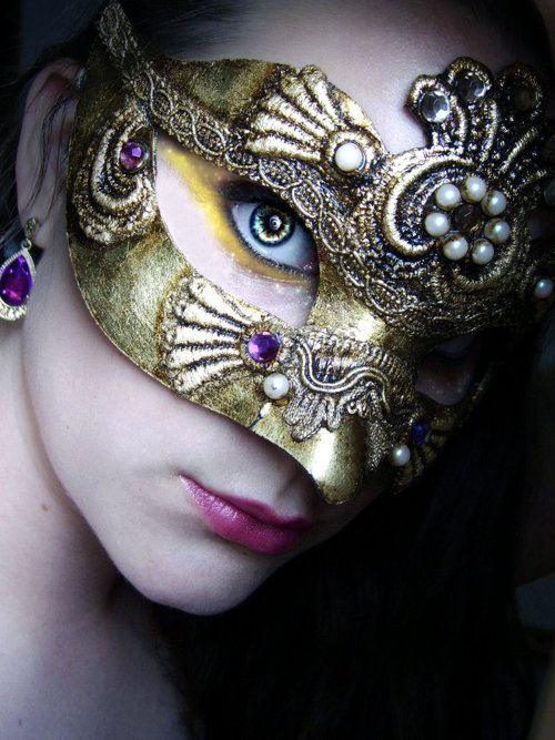 Calvin's Canadian Cave of Coolness: Masquerade