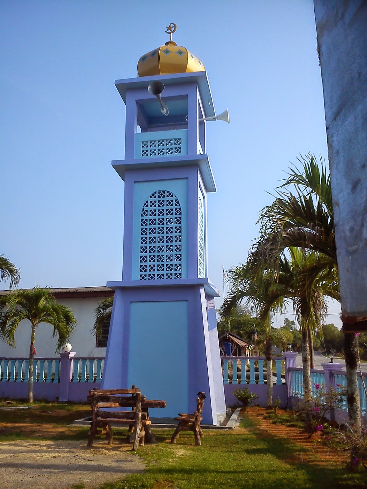 Masjid Nurul Hidayah, Kg Semangar Dalam: Menara Azan Baru sumbangan KEJORA