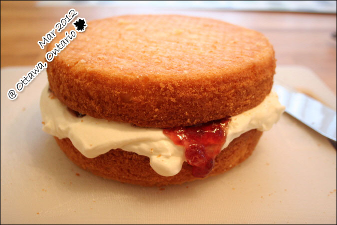 Heavenly Palate: [Victoria Sponge] Regal tea cake sealed by Queen Victoria