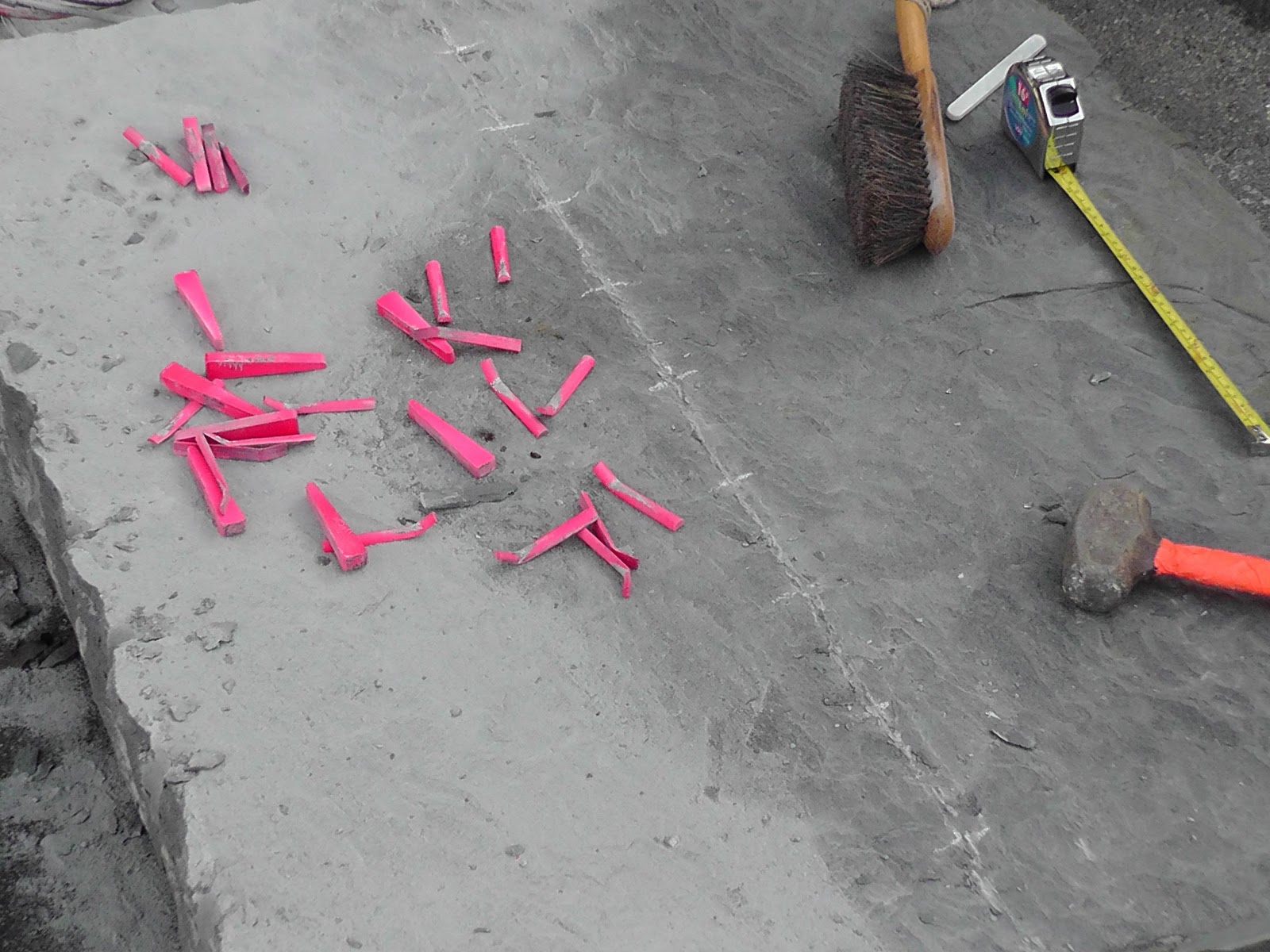 ROCKIN WALLS: How To - Wedge and Feathers Voodoo Magic