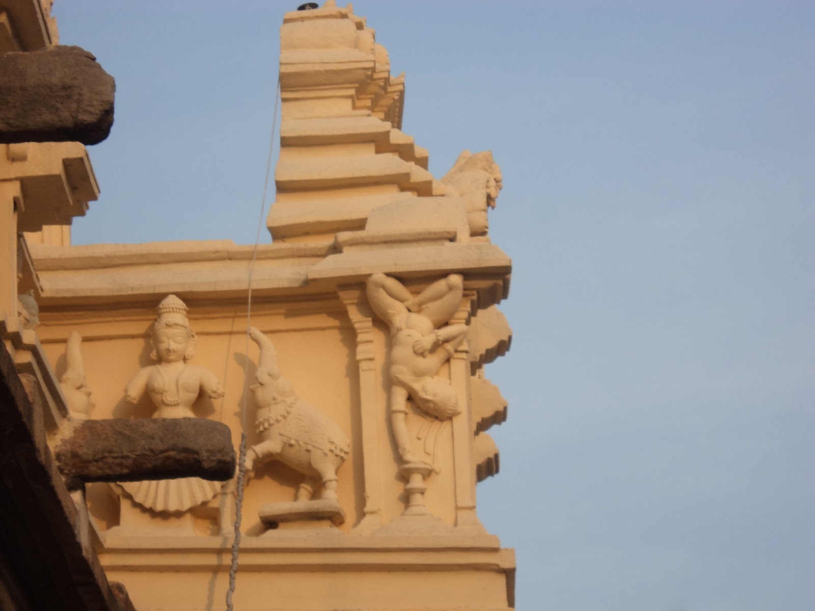 Sujataism: Photos of Chelluva Narayanswamy temple at Melkottai-- Karnataka