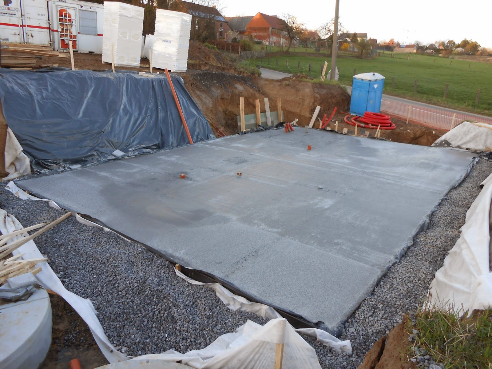 Notre maison: Suite et fin de la pose du radier