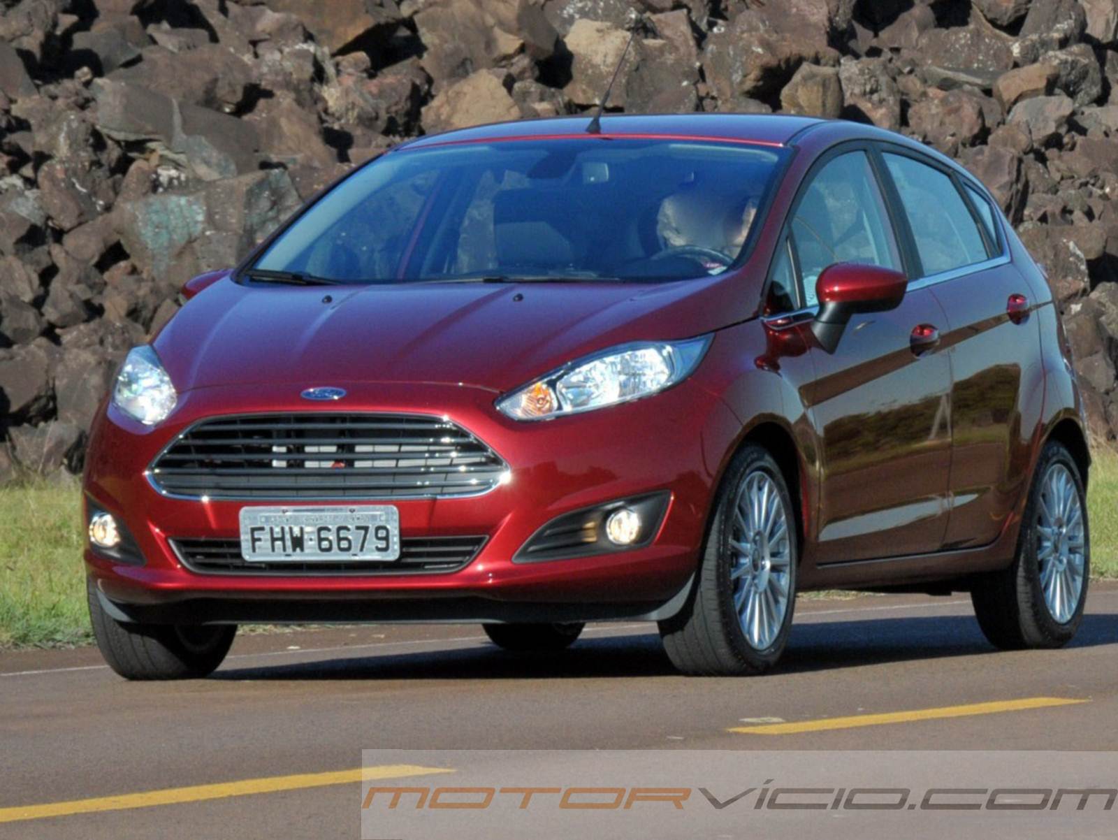 New Fiesta Hatch 2014: preço, consumo, fotos e ficha técnica