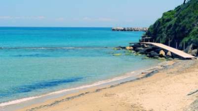 Zakynthos Travel Guide: Guide To Amoudi