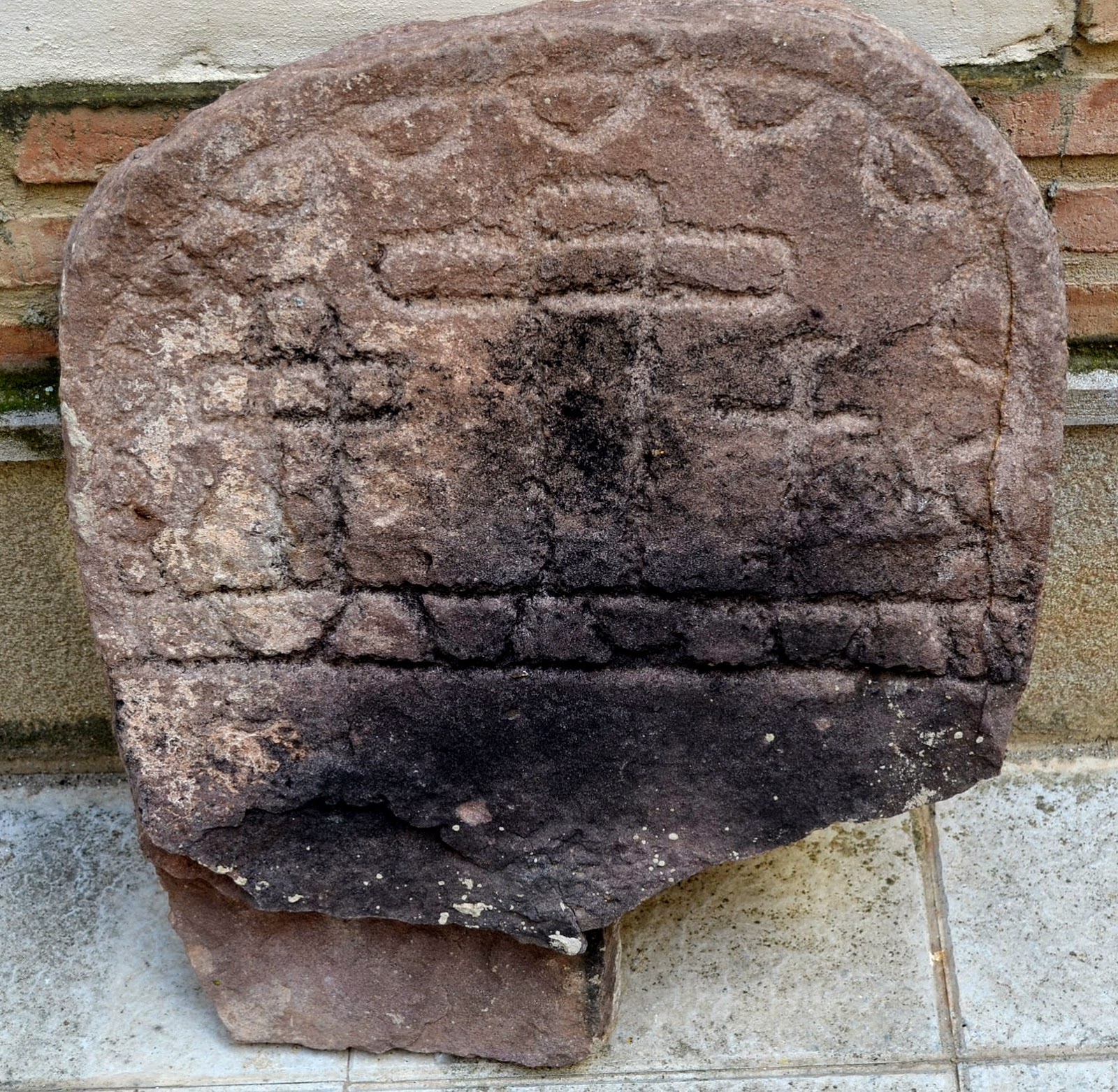 Centro de Estudios Borjanos: Curiosa piedra de hogar Centro de Estudios Borjanos: Curiosa piedra de hogar
