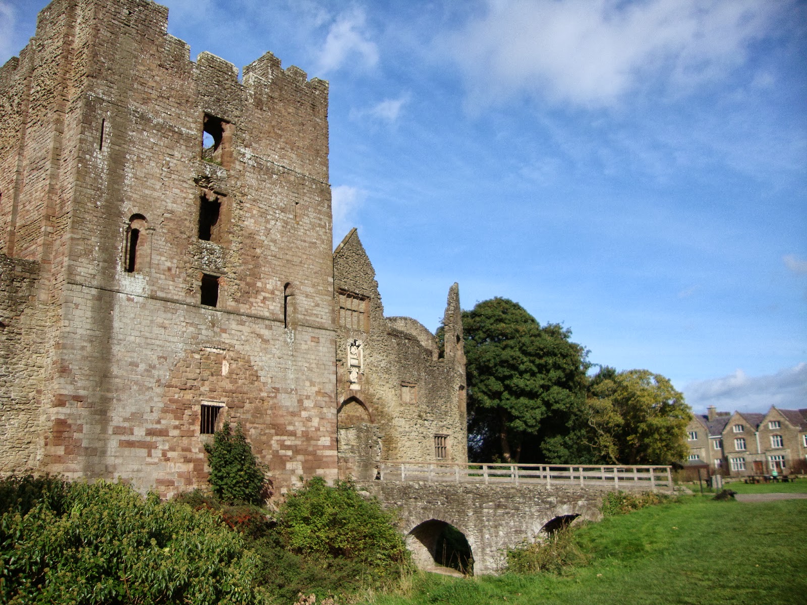 CASTELOS MEDIEVAIS NA INGLATERRA - Por aí, na Inglaterra