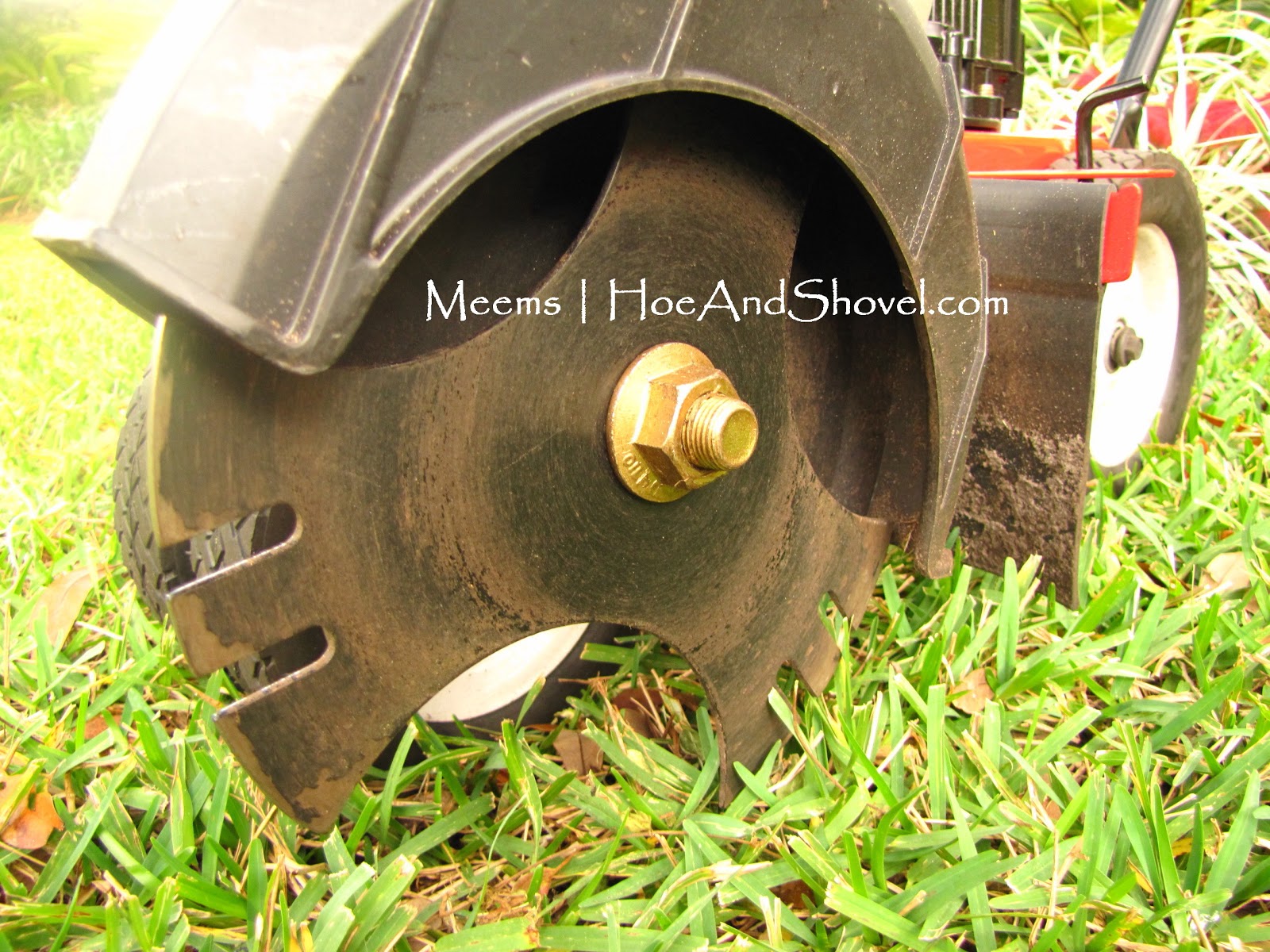 Hoe and Shovel: Troy-Bilt Triple Blade Lawn Edger TB554 Review