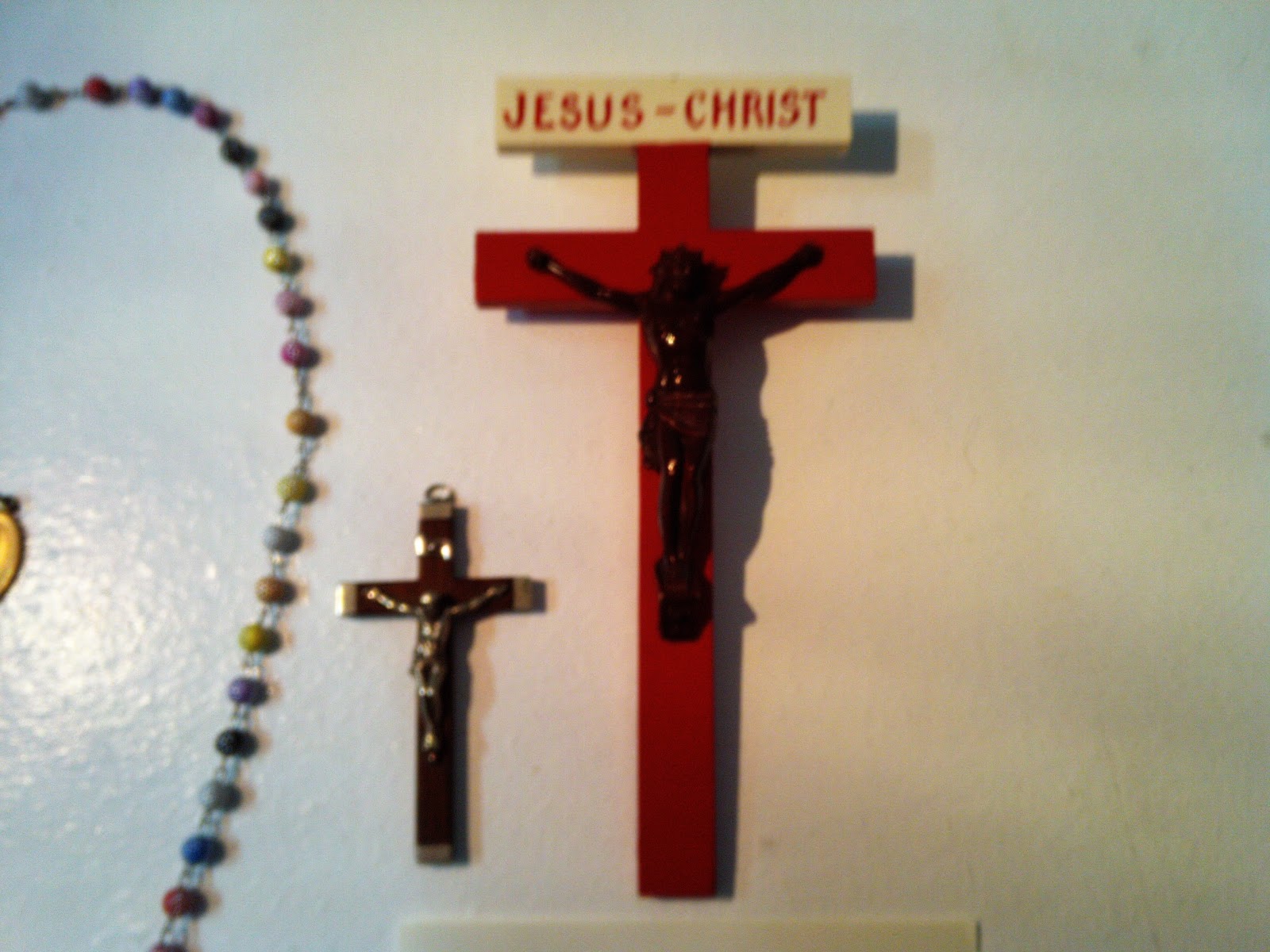 YANNICK CHARBONNEL RELIGION: LA CROIX DE JÉSUS.