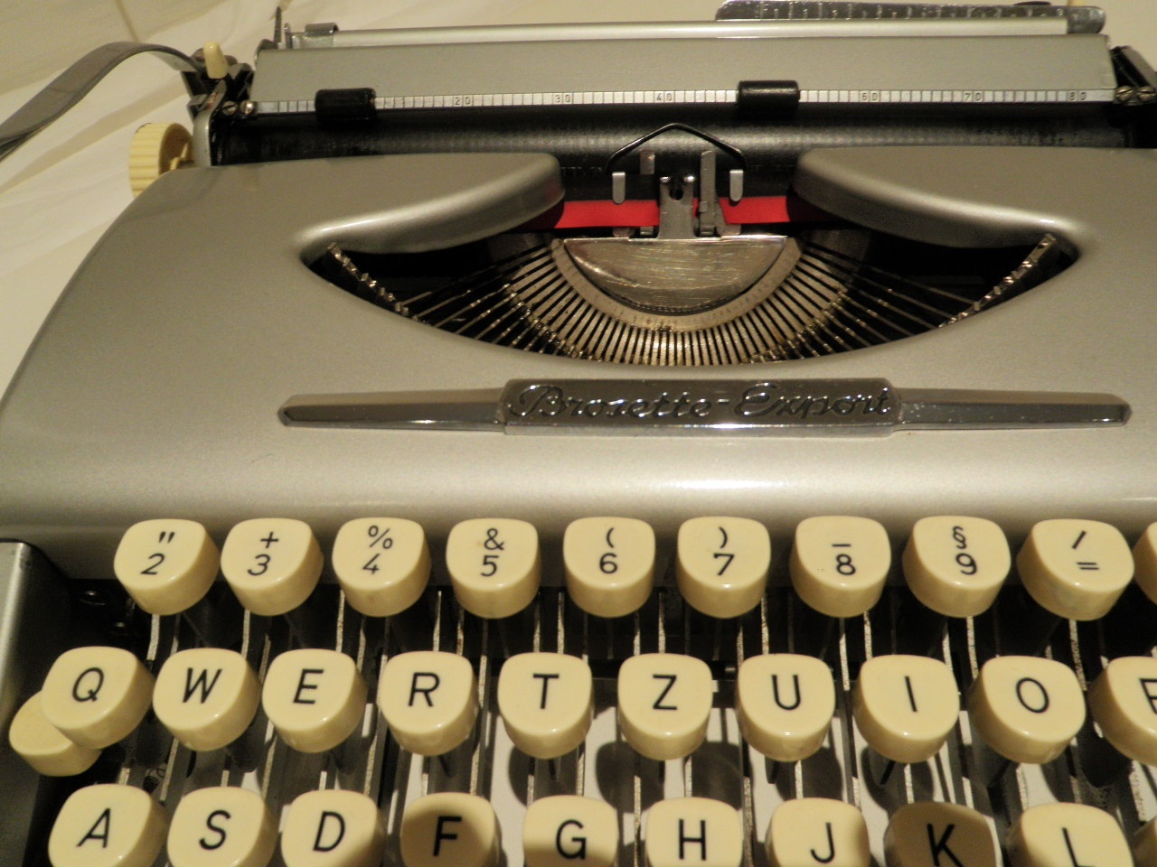 oz.Typewriter: The Brosette Portable Typewriter