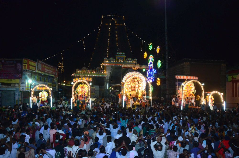 2016 Arunachala Deepam Festival. Day Ten—Night: Golden Rishaba ...