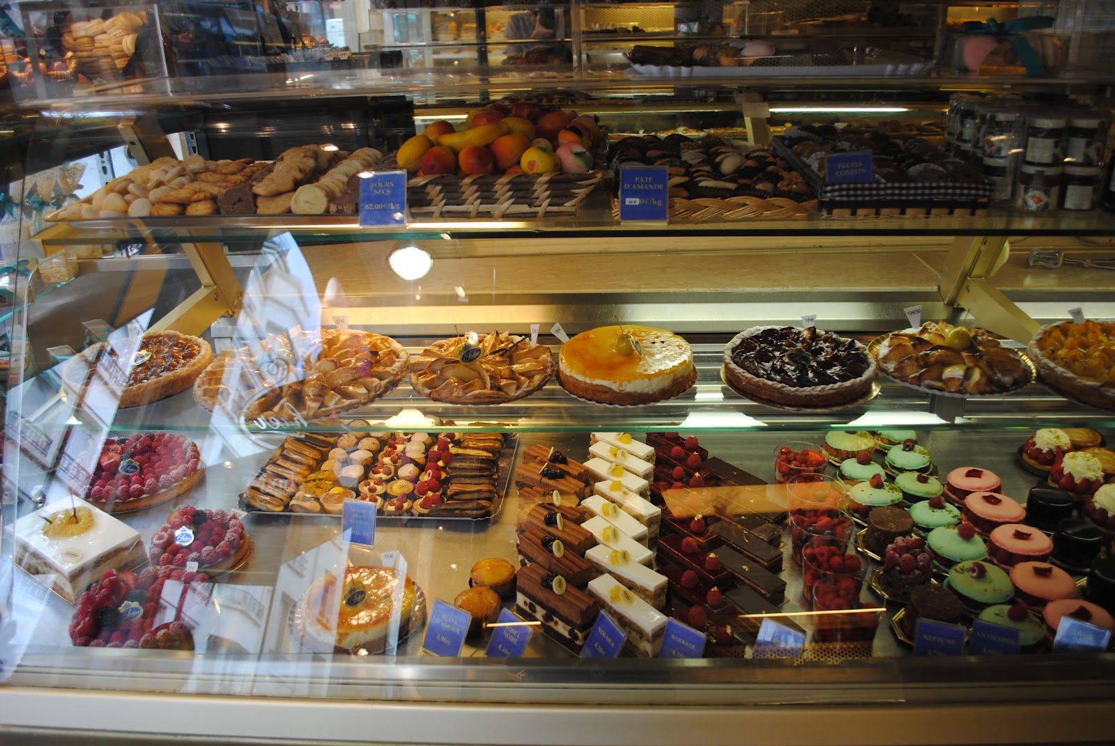 A Coffeeholic's Travel Tale: Patisserie Stohrer @ Rue Montorgueil