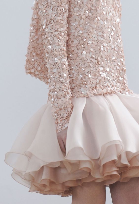 S in Fashion Avenue: FRILLS & RUFFLES