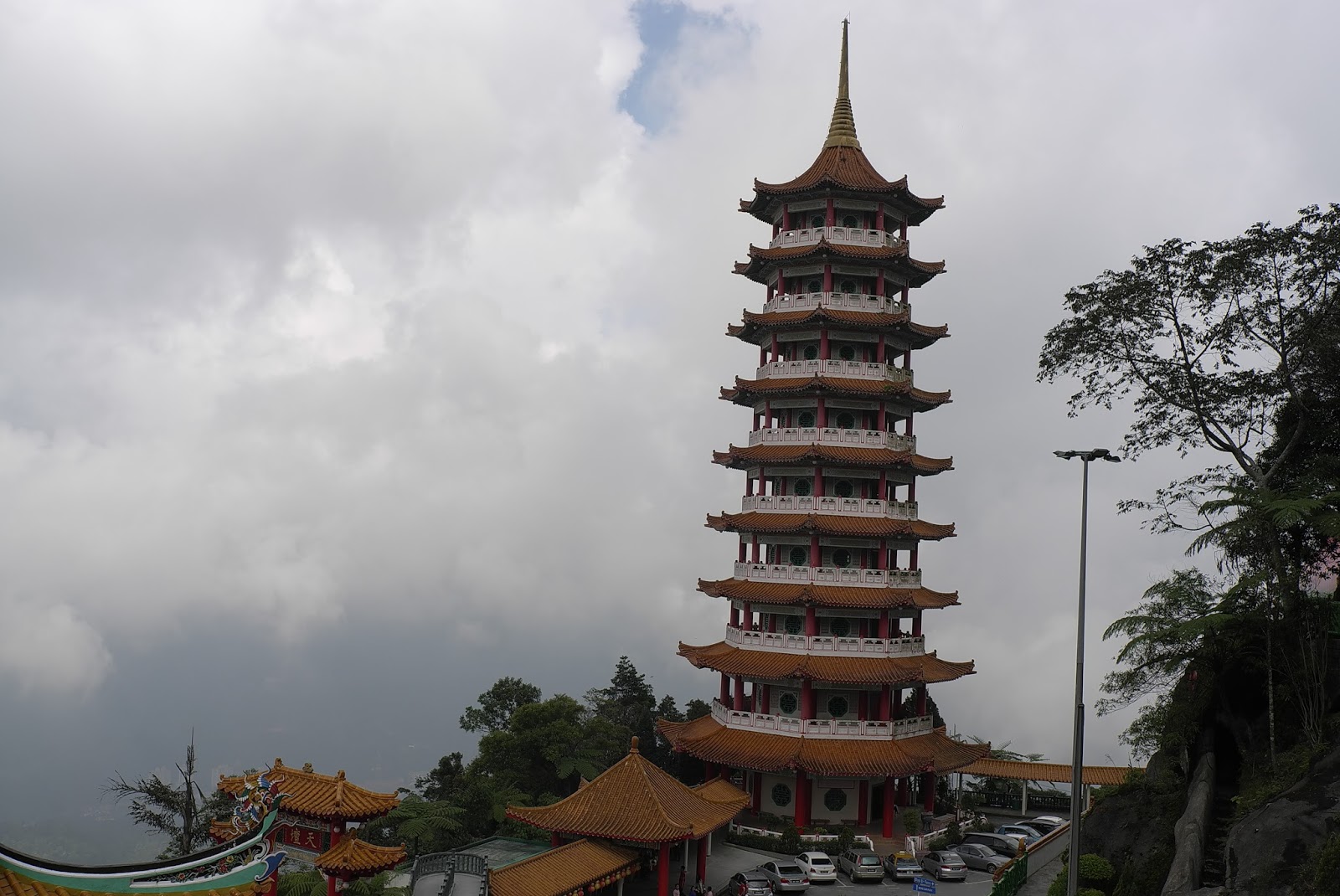 JE TunNel: CHIN SWEE Caves Temple 清水岩庙 @ ResortsWorld Genting is a Must ...