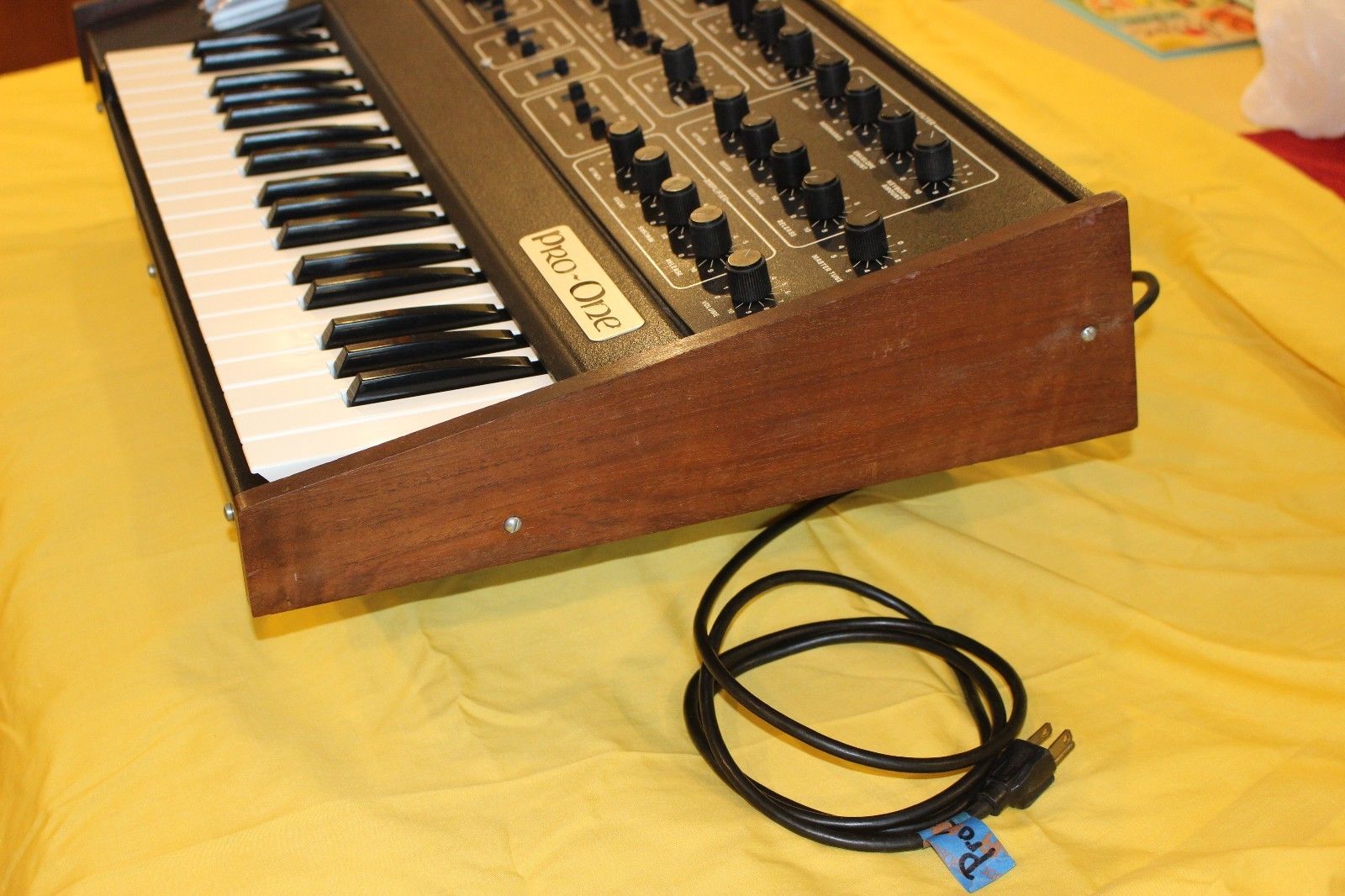 MATRIXSYNTH: Sequential Circuits Pro One Keyboard Synthesizer SN 0422