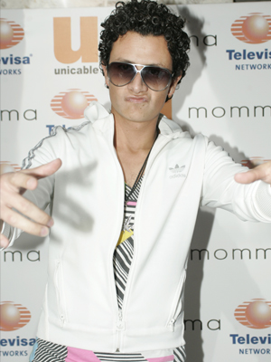 El Lavadero de las Muñecas: ISKANDER REGRESA A LOS ESCENARIOS CON 'AL SOL'