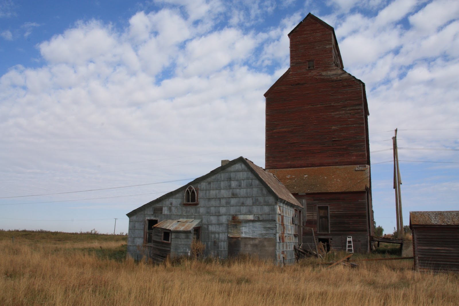 DavietheDog: Bender Saskatchewan Wheat Pool Grain Elevator