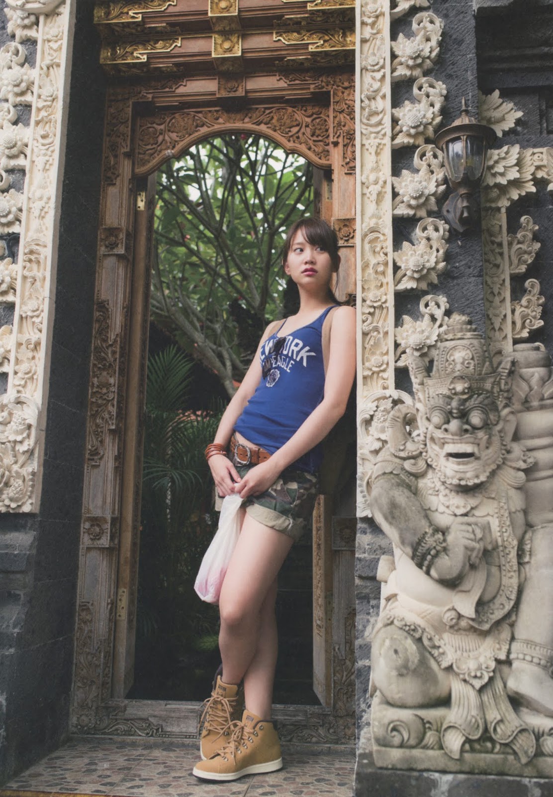 NAGAO MARIYA 1ST PHOTOBOOK - 「UTSUKUSHII SAIBO」