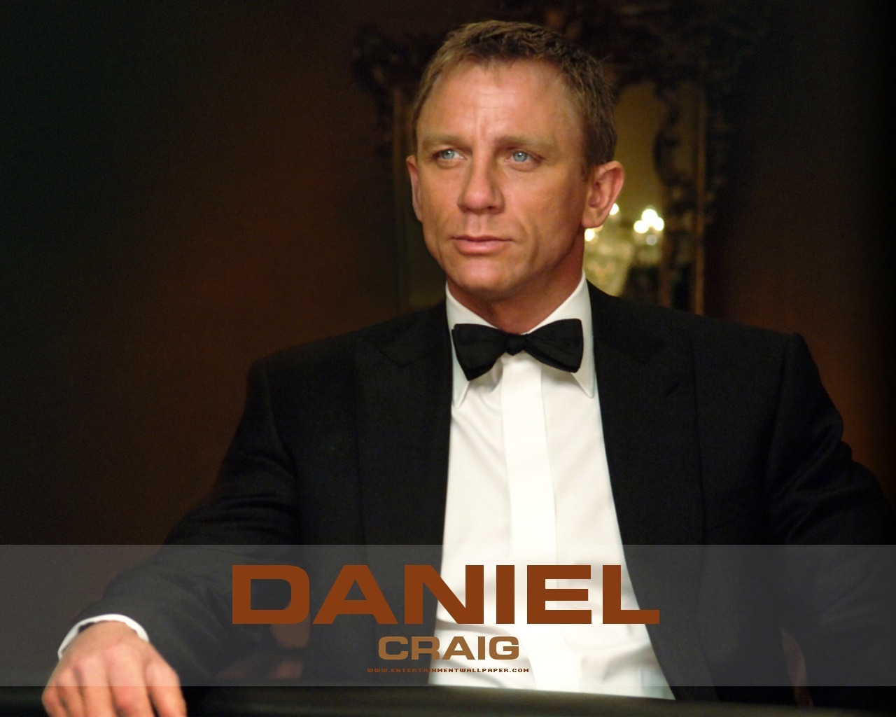 SMILE: Daniel Craig