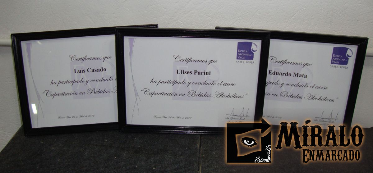 Enmarcado de diplomas, certificados y documentos