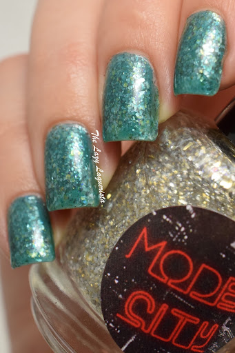 Manicure Manifesto: Microflake Jelly Sandwich With Zoya Frida & Model ...