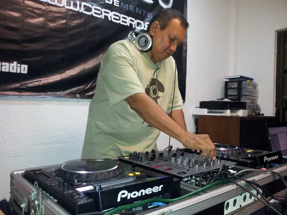 The music & memories through the years: POLO LOBATO EN SESIONES EN VIVO