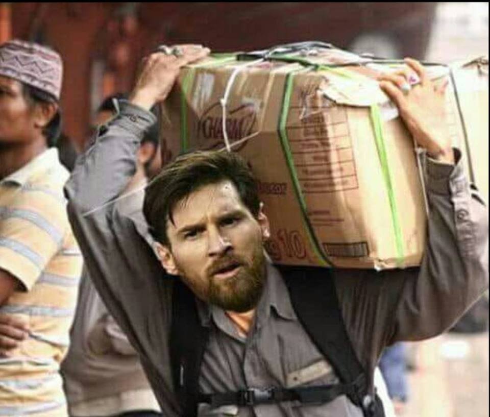 Foto Lucu Messi Jualan