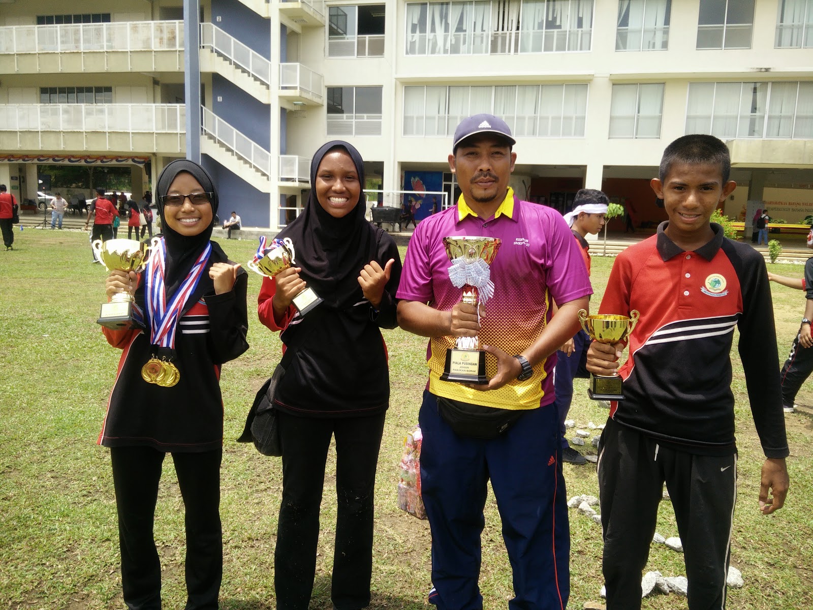 BLOG CIKGU NAZA: TEMASYA SUKAN SMKPP9(2) KALI KE-8 2015