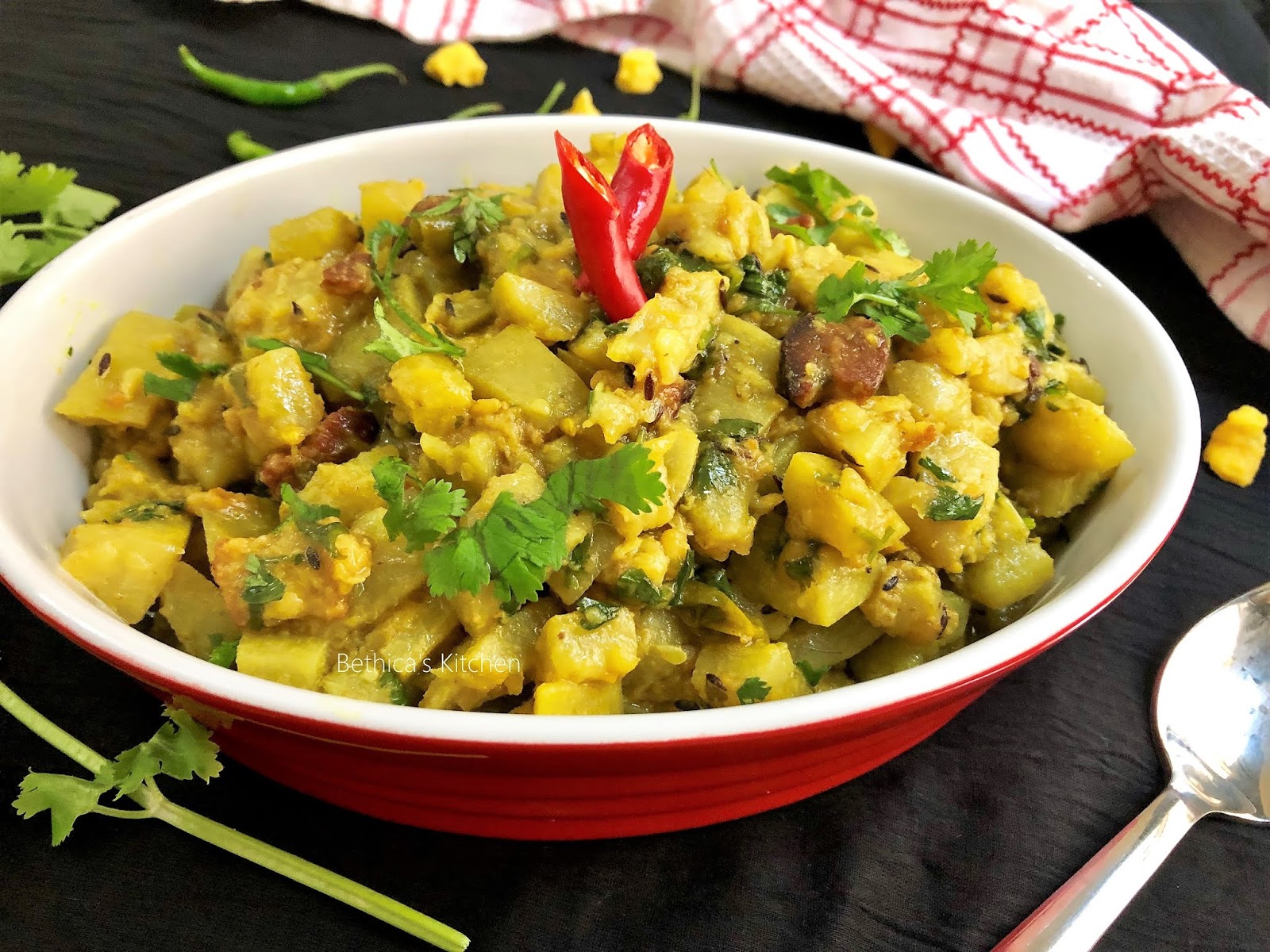 Bethica's Kitchen Flavours: Lau Ghonto (Bottle Gourd Curry - Bengali Style)