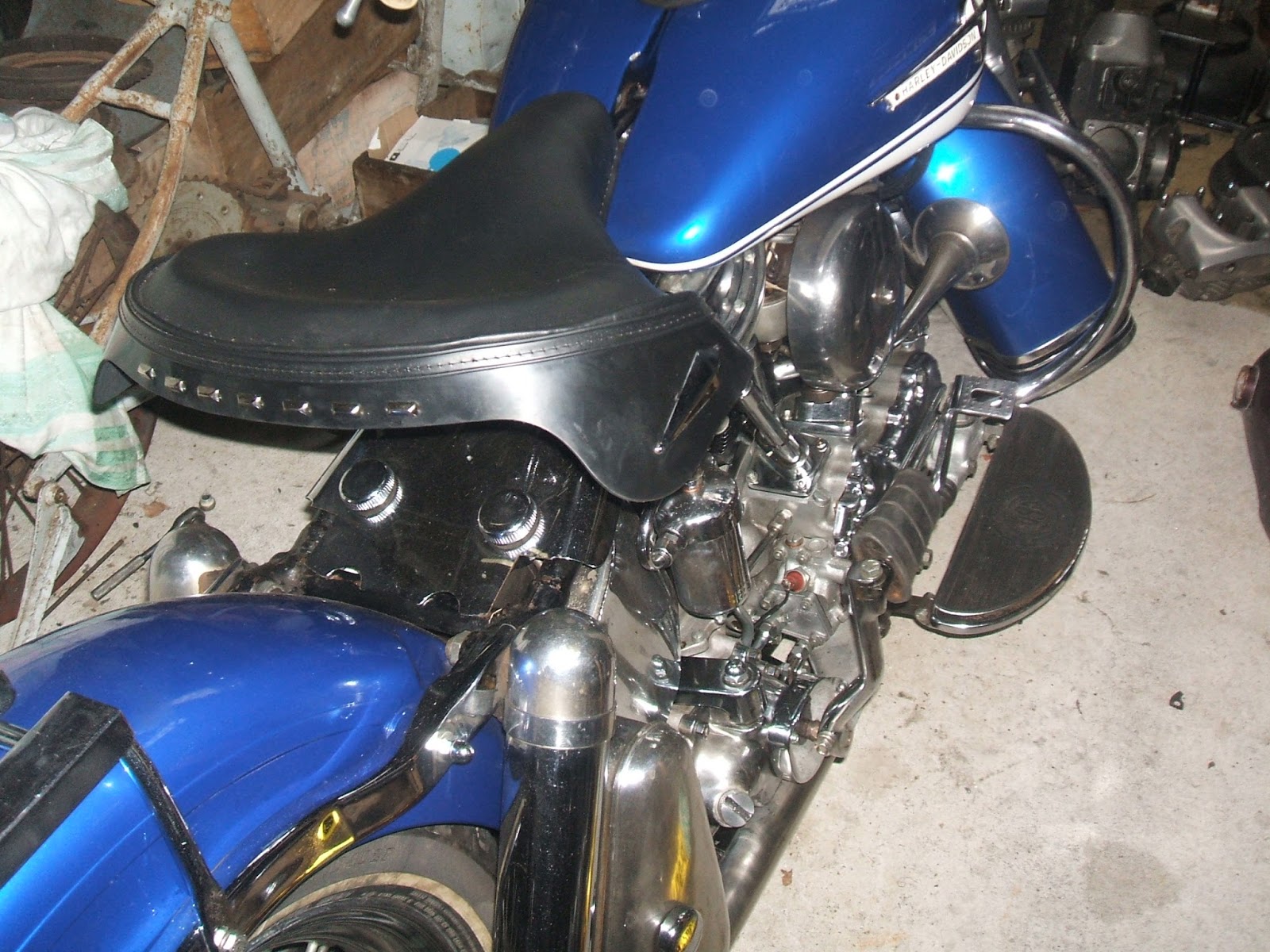 Harley Davidson Panhead : Deluxe seat, number plate, misc