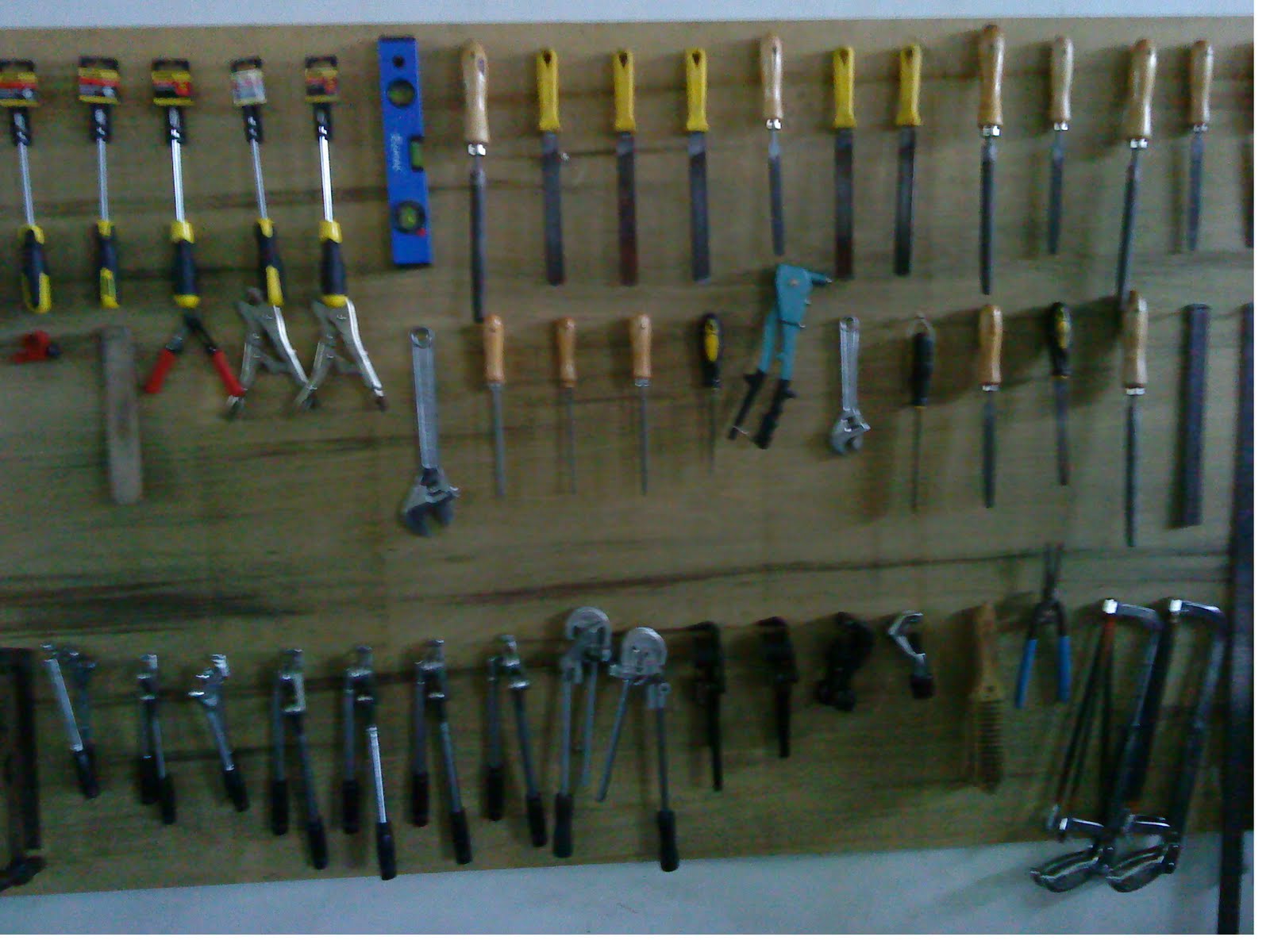 skm C-040-1: 01.02 PEMAKAIAN DI BENGKEL