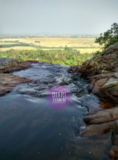 tIntA taSnIm: Waterfall Seri Perigi, Yan