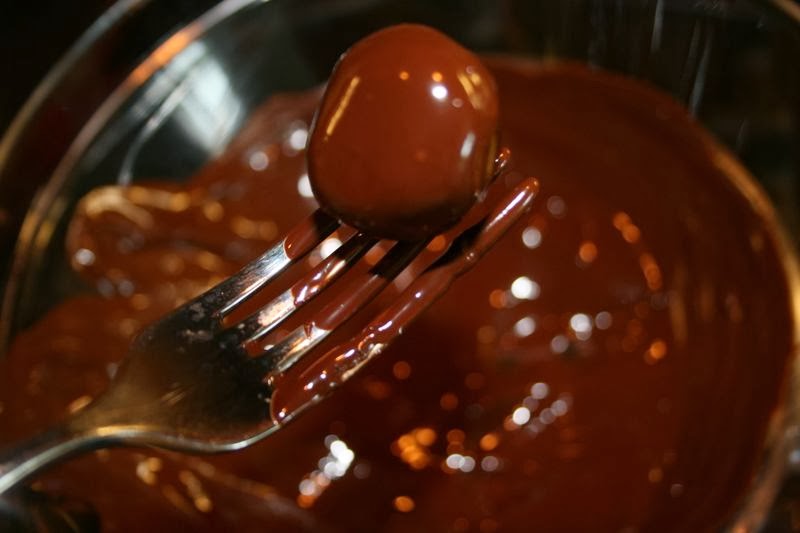 YUMMY CRAVINGZ: TYPES OF CHOCOLATE