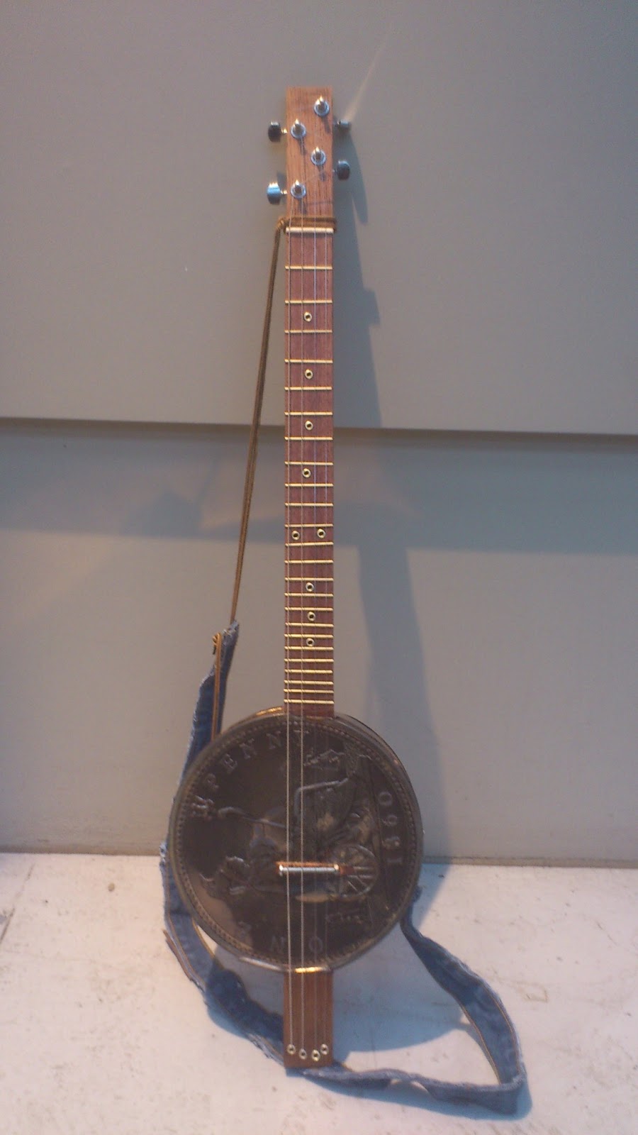 Haüfcut Instruments : Electro-Acoustic CANJO Banjos