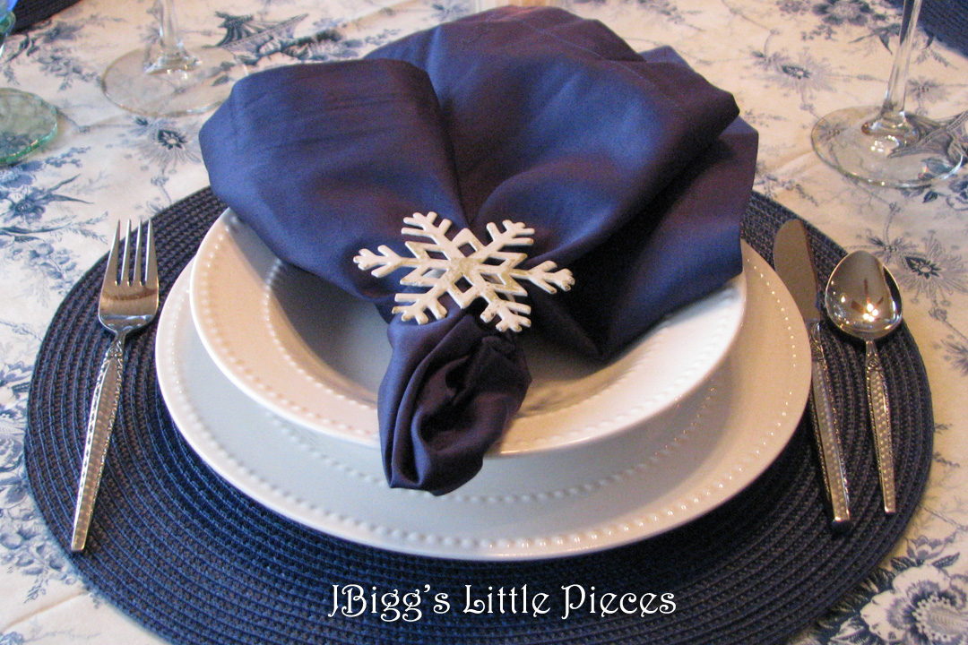 JBigg: Life in Kentucky: Winter Blues and a Blue and White Tablescape