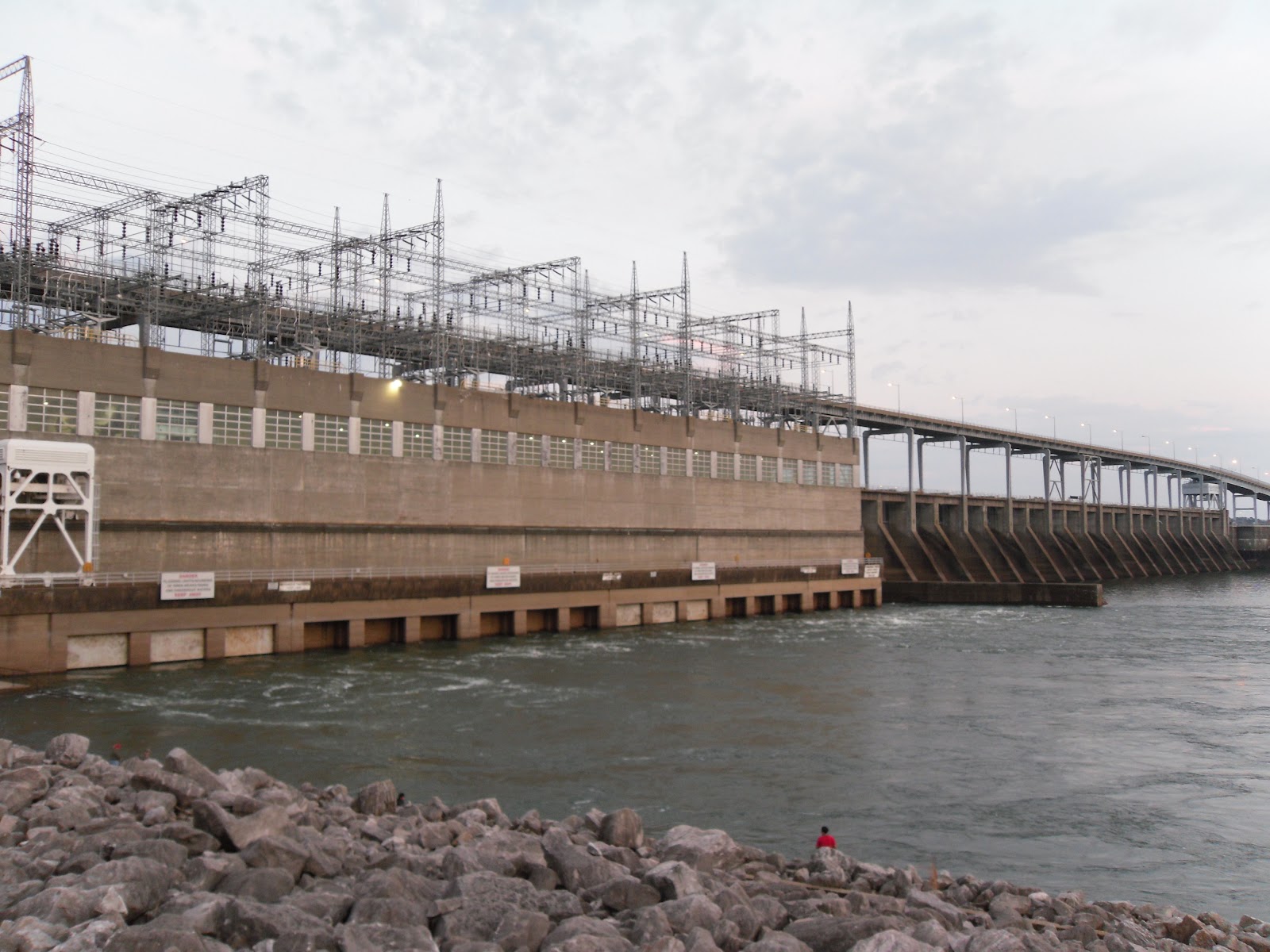 RVFulltimingLove: Pickwick Landing Dam