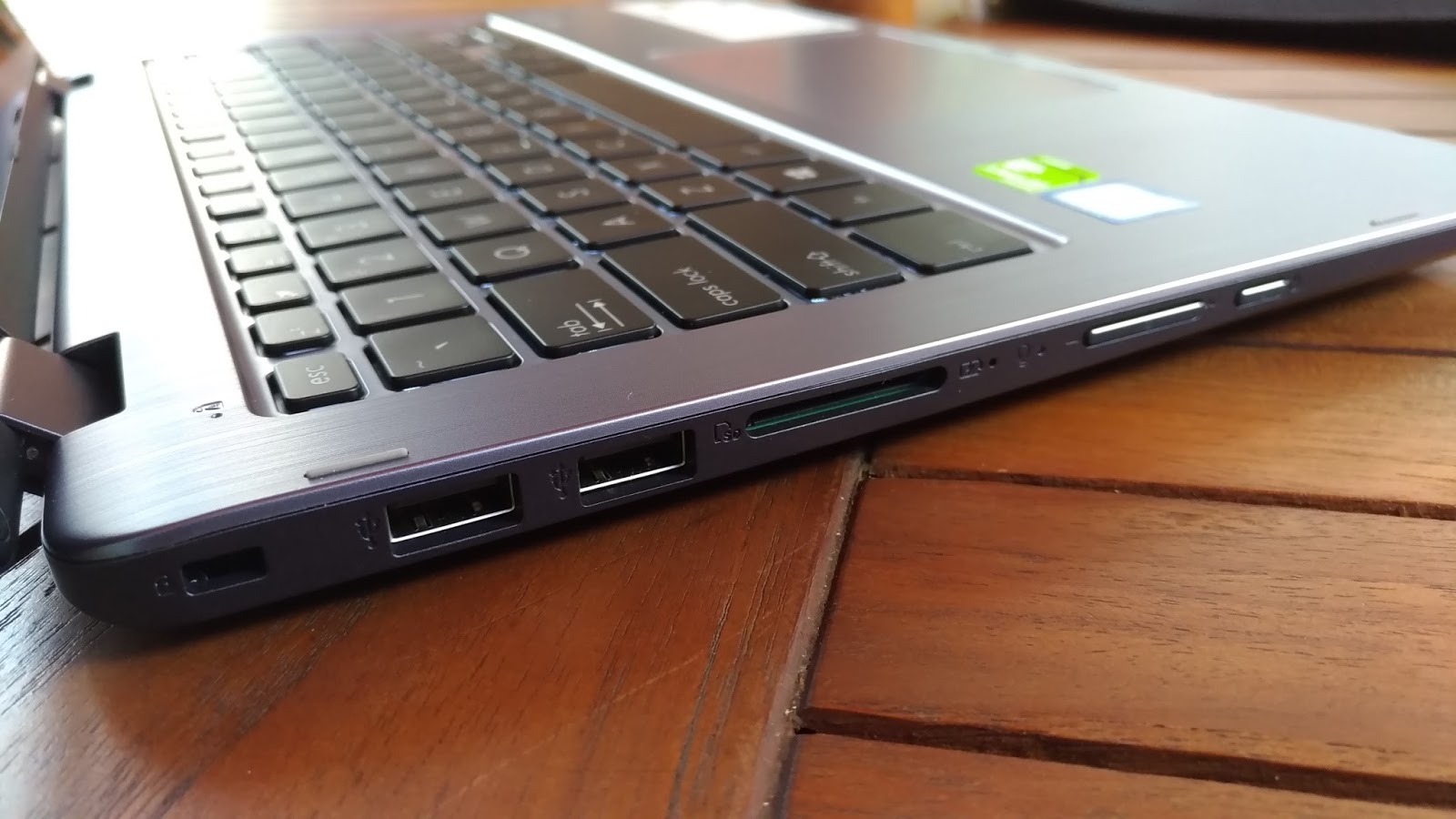 Review Asus VivoBook Flip TP410