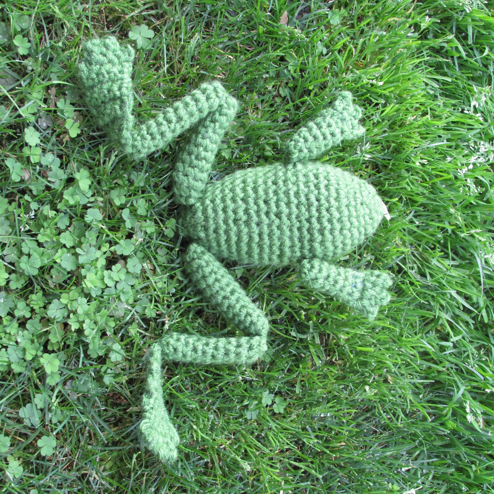 Spiderling Dreams: Free Crochet Bullfrog Pattern!