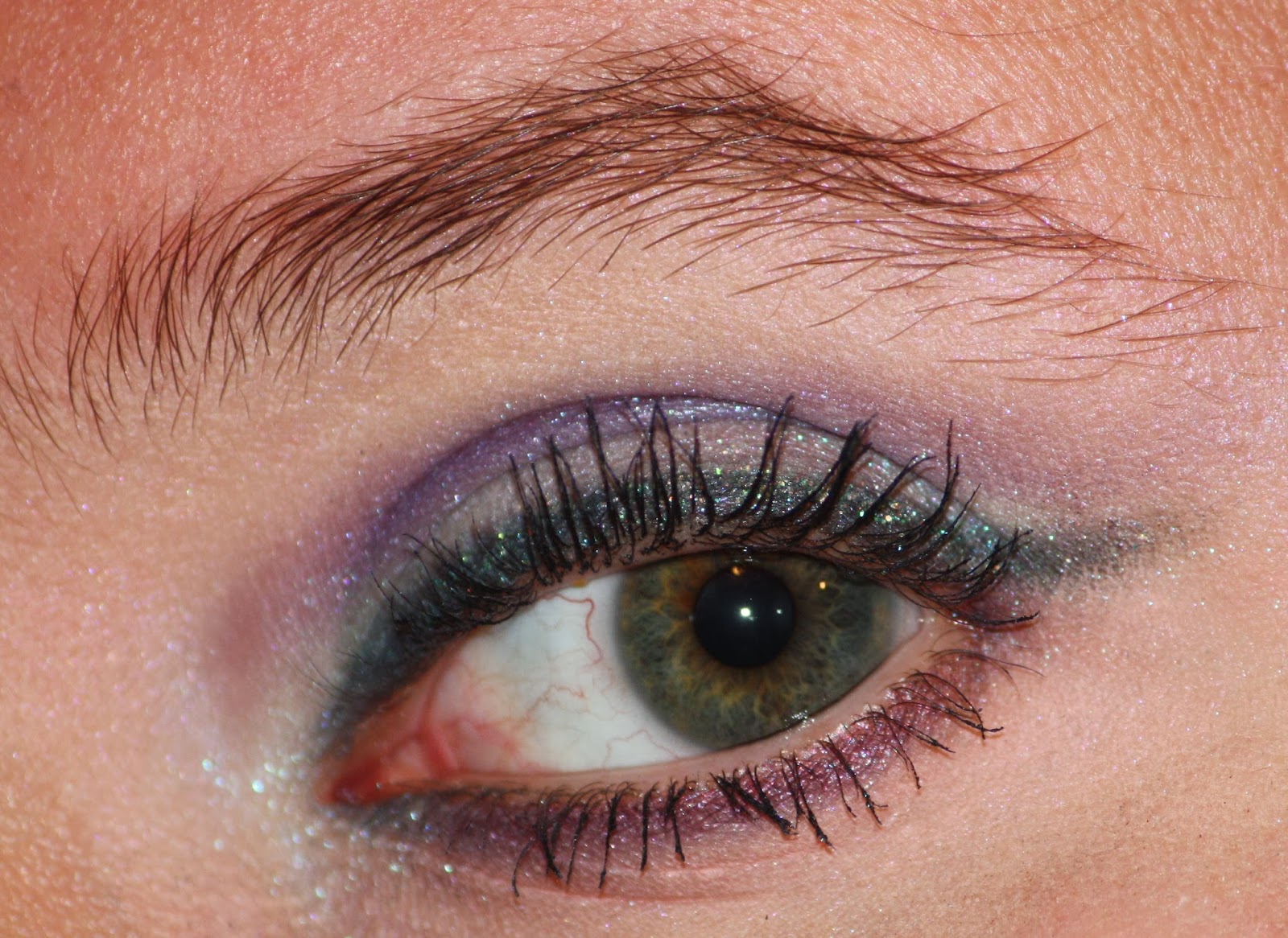 Die Zauberin Zebulon: Glittery Blue Violet Eye MakeUp