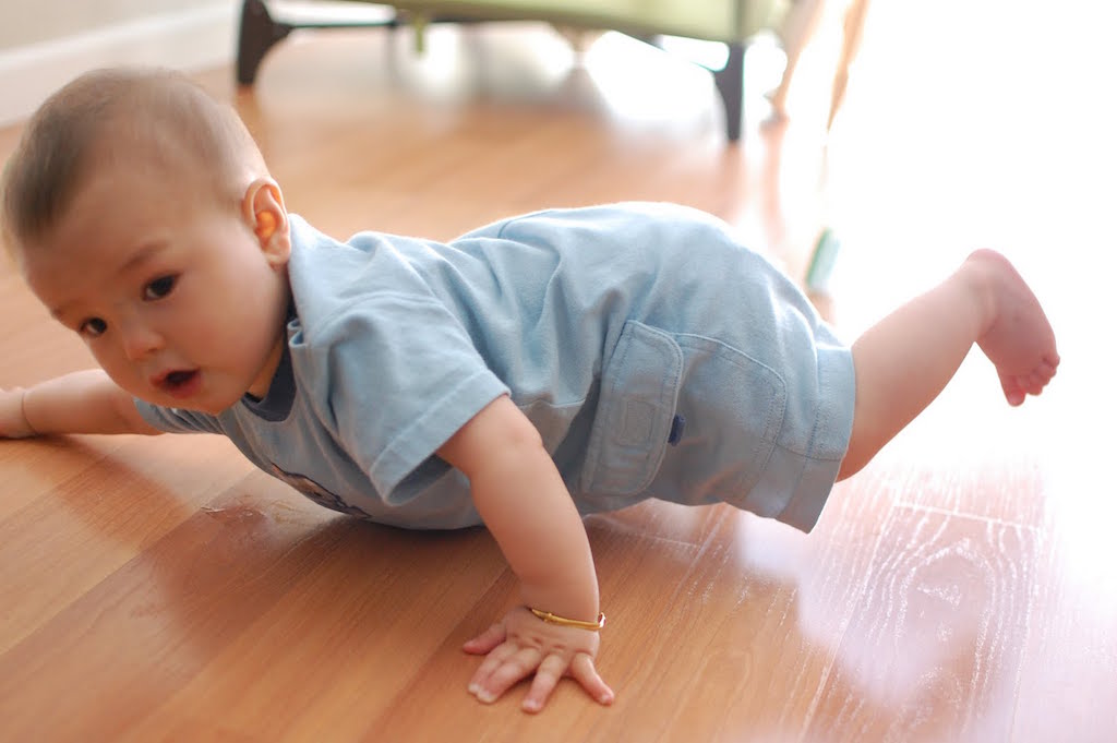 SURIJUNIOR: 5 CARA MERANGSANG DAN MENGAJAR BAYI MERANGKAK