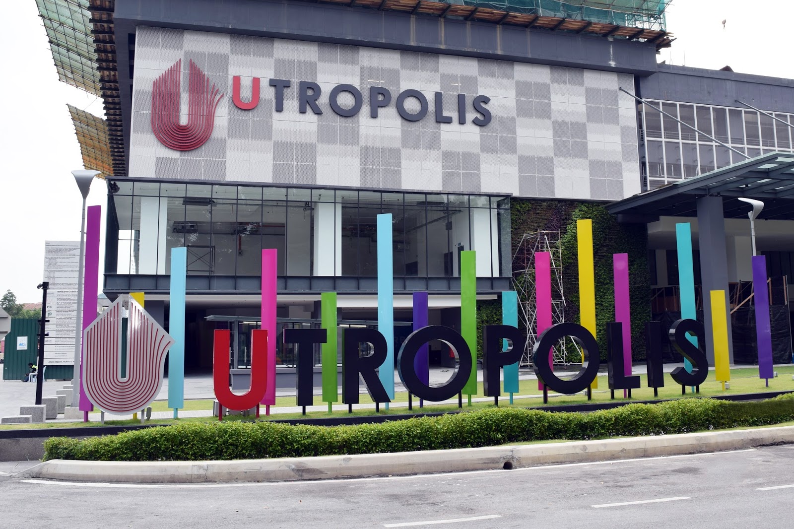 TH's corner: Paramount Property’s First Retail Centre Utropolis ...