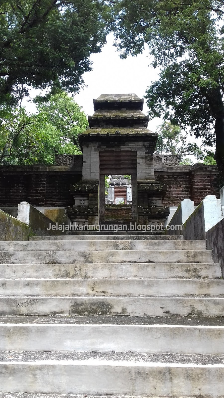 MAKAM SULTAN AGUNG HANYOKROKUSUMO