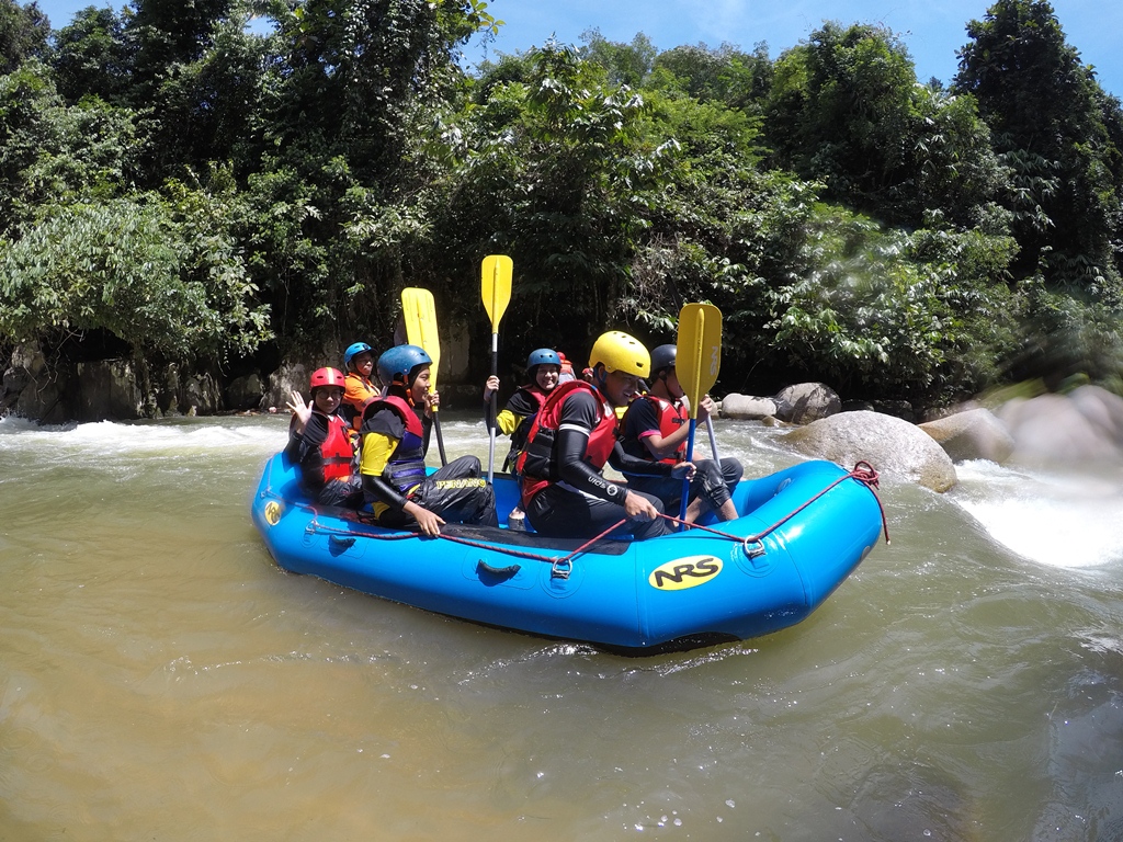 TRAVELOG: WATER RAFTING ULU SLIM, SLIM RIVER : Pengalaman meredah ...