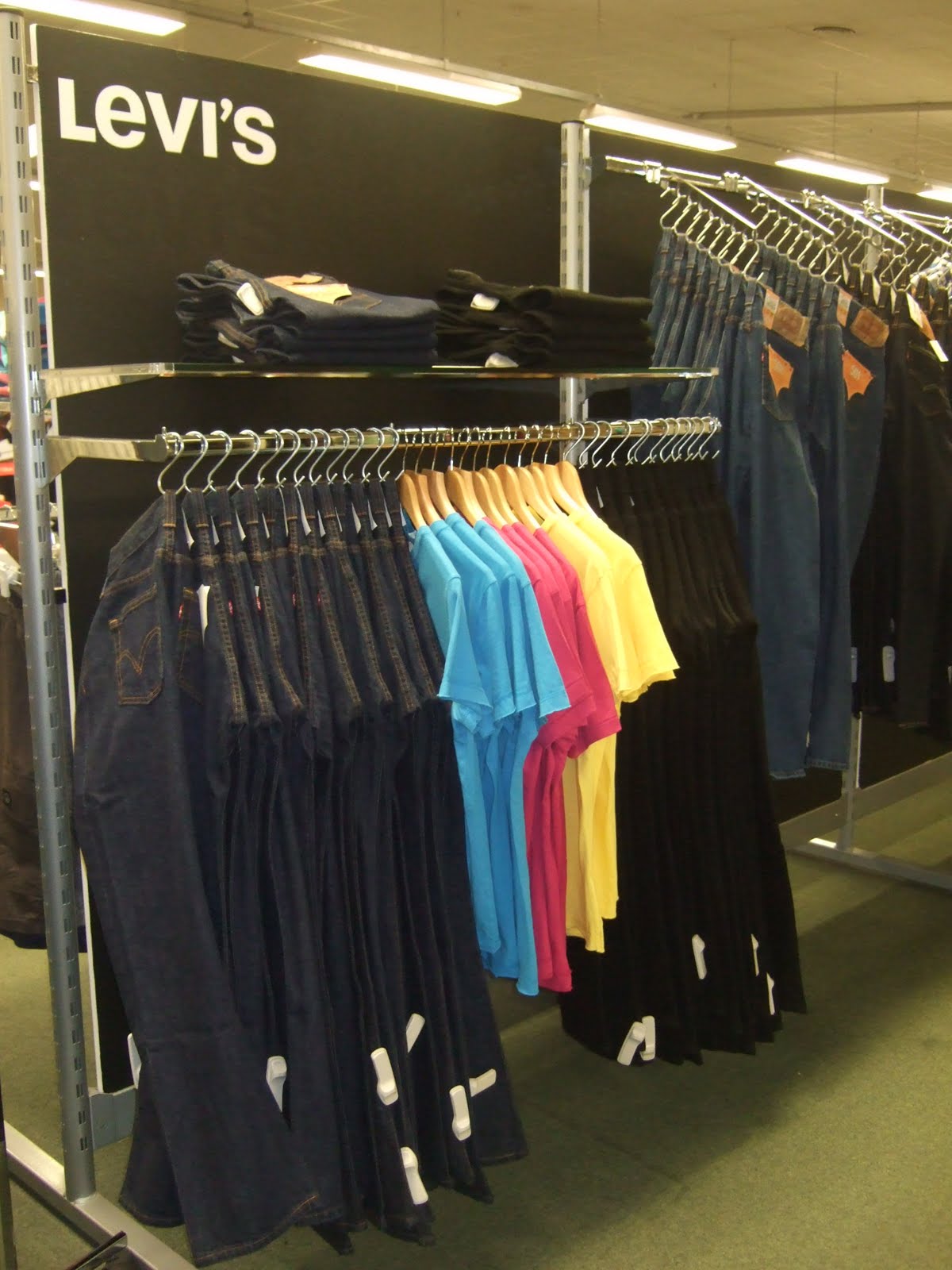 Leanne Laura: Visual Merchandising - Denim Display