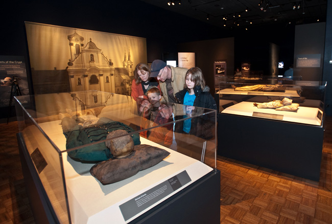 Zensible Mama: Charlotte Scene: Mummies of the World Unwrapped!