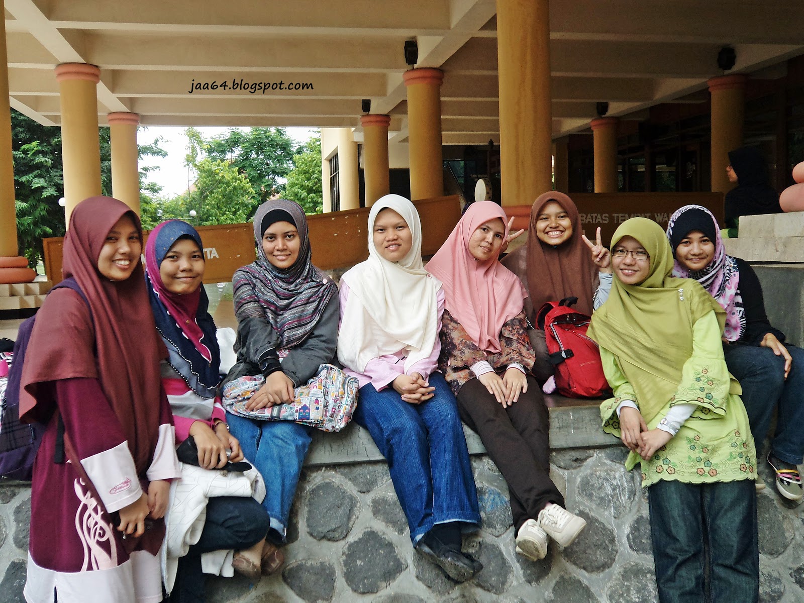 JaA's StorY: Trip to Surabaya and Malang -petik jambu, epal dan taman ...