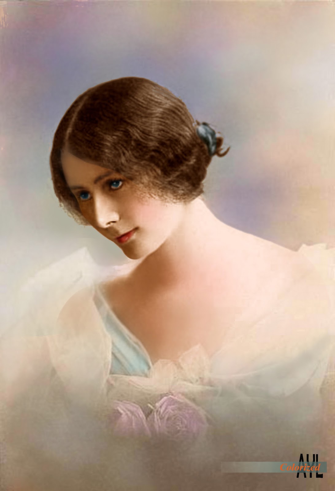 Colors for a Bygone Era: Colorized Vintage Cleo de Merode 1903
