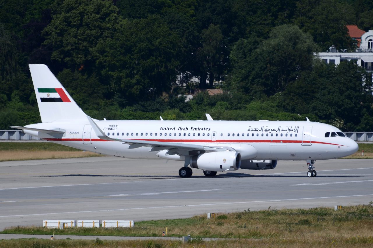 Airbus Hamburg Finkenwerder News: A320-232SL, Sharjah Ruler's Flight ...